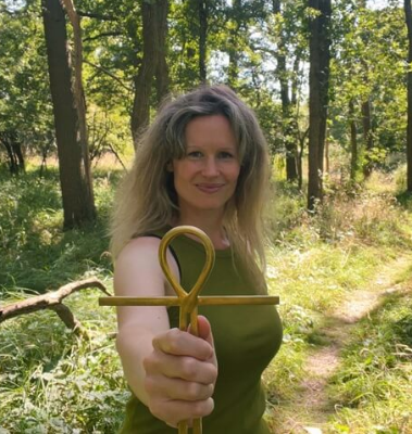 Linda Ankh | Ankh & Reiki healer, Spiritual life coach, Tarot reader ...